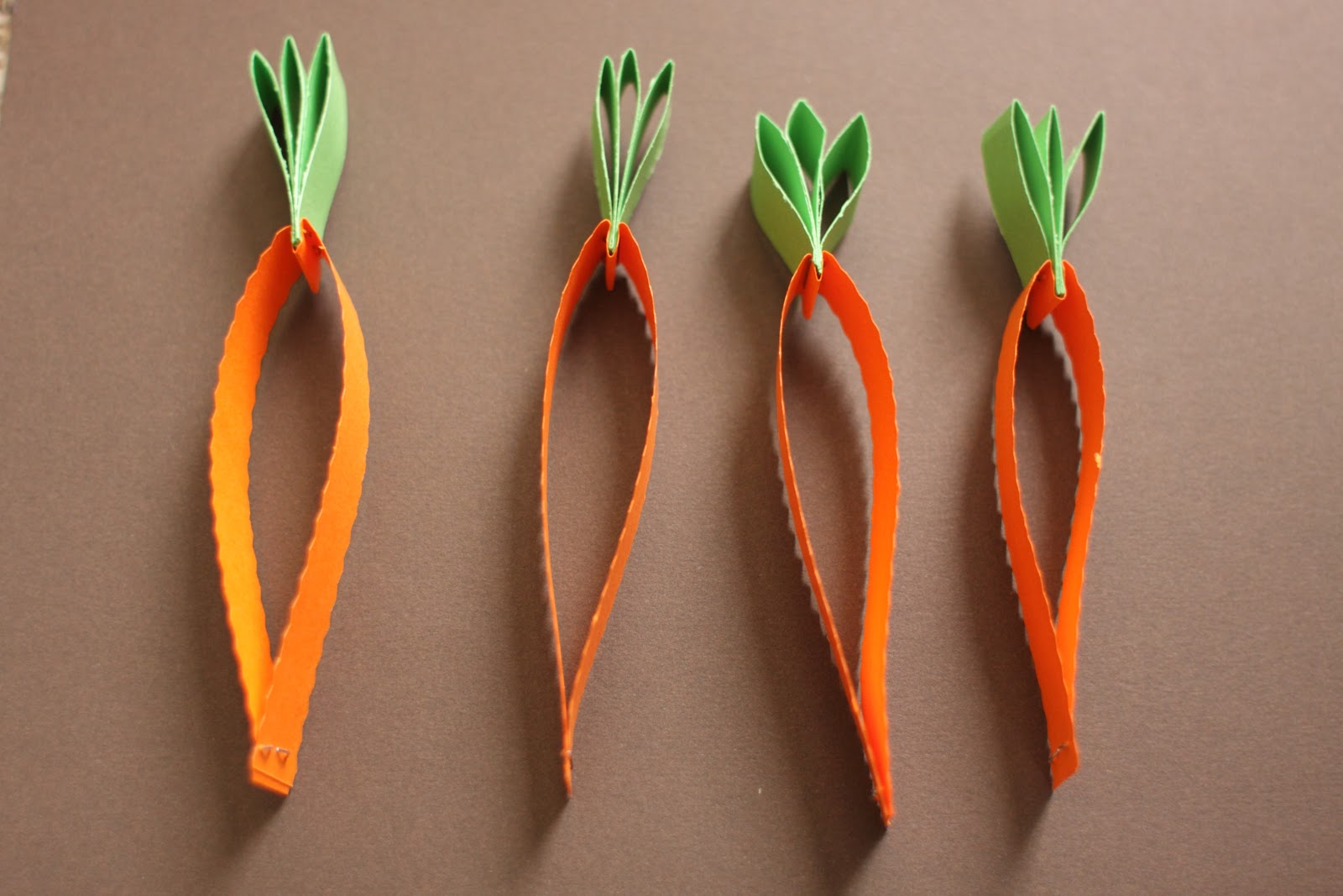 Easy DIY Easter Paper Carrot Garland