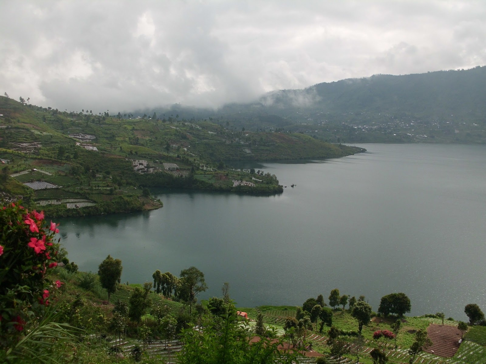 Let's go outside and see the world: Danau Kembar