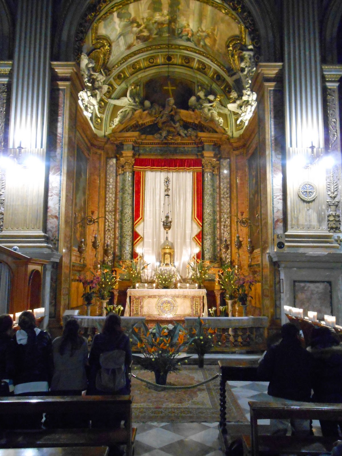 New Liturgical Movement: Roman Sacrament Altars, Holy Thursday 2015