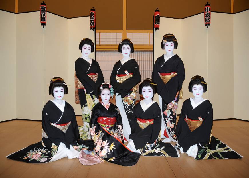 Arjunpuri in Qatar: Japan’s geisha battle to protect their future