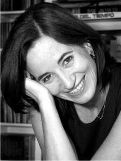 [Reseña] La más faulera - Mónica Lavín | Hojeando mundos...