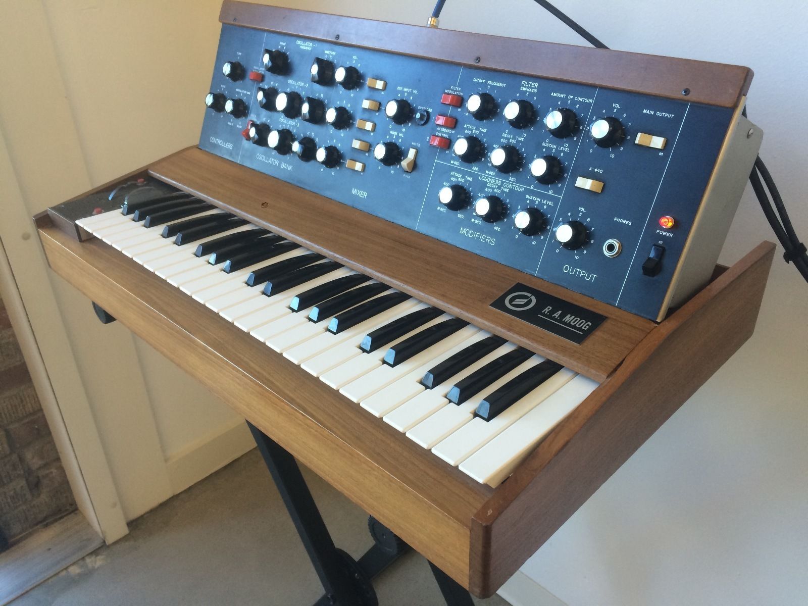 MATRIXSYNTH: Original RA MINIMOOG Synthesizer SN 1079
