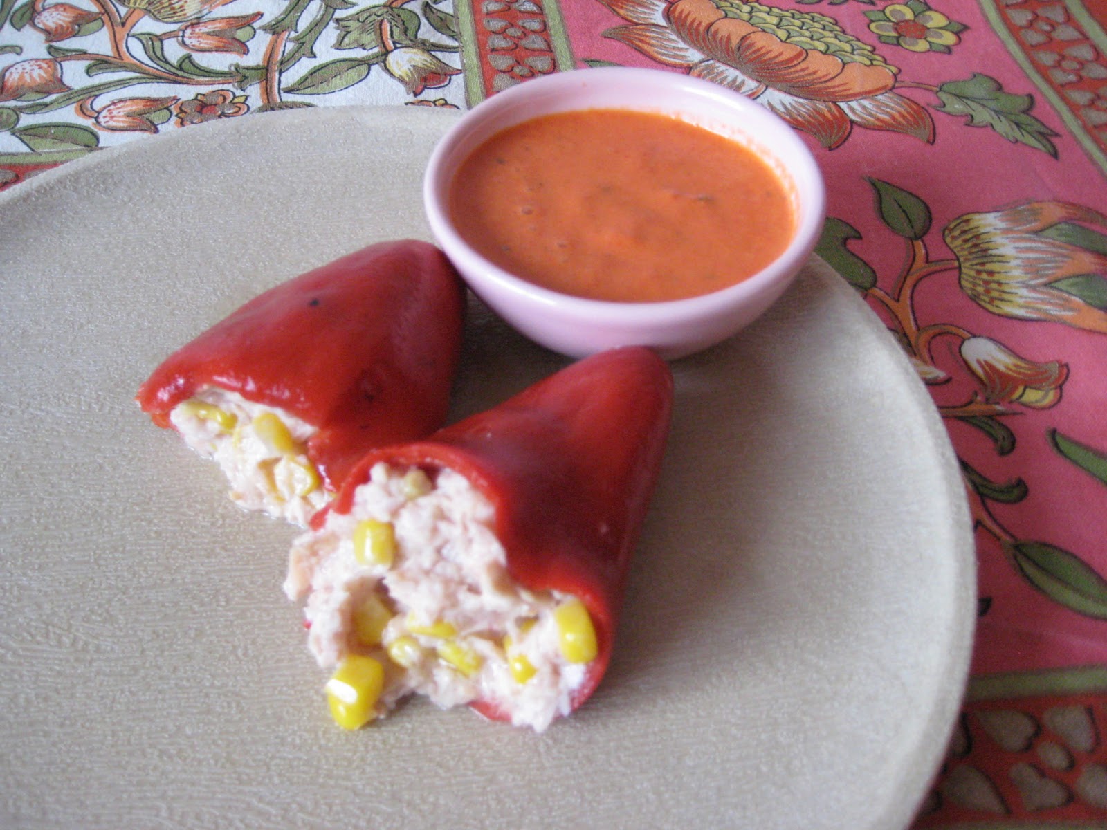 Spanish Kitchenette: Stuffed piquillo peppers :: Pimientos del piquillo ...