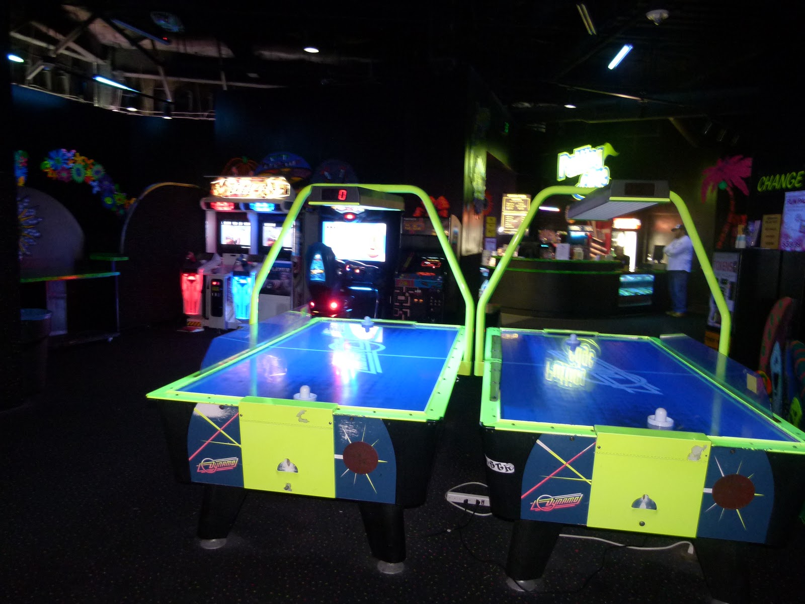 Things To Do In Los Angeles: Putting Edge Glow in the Dark Mini-Golf