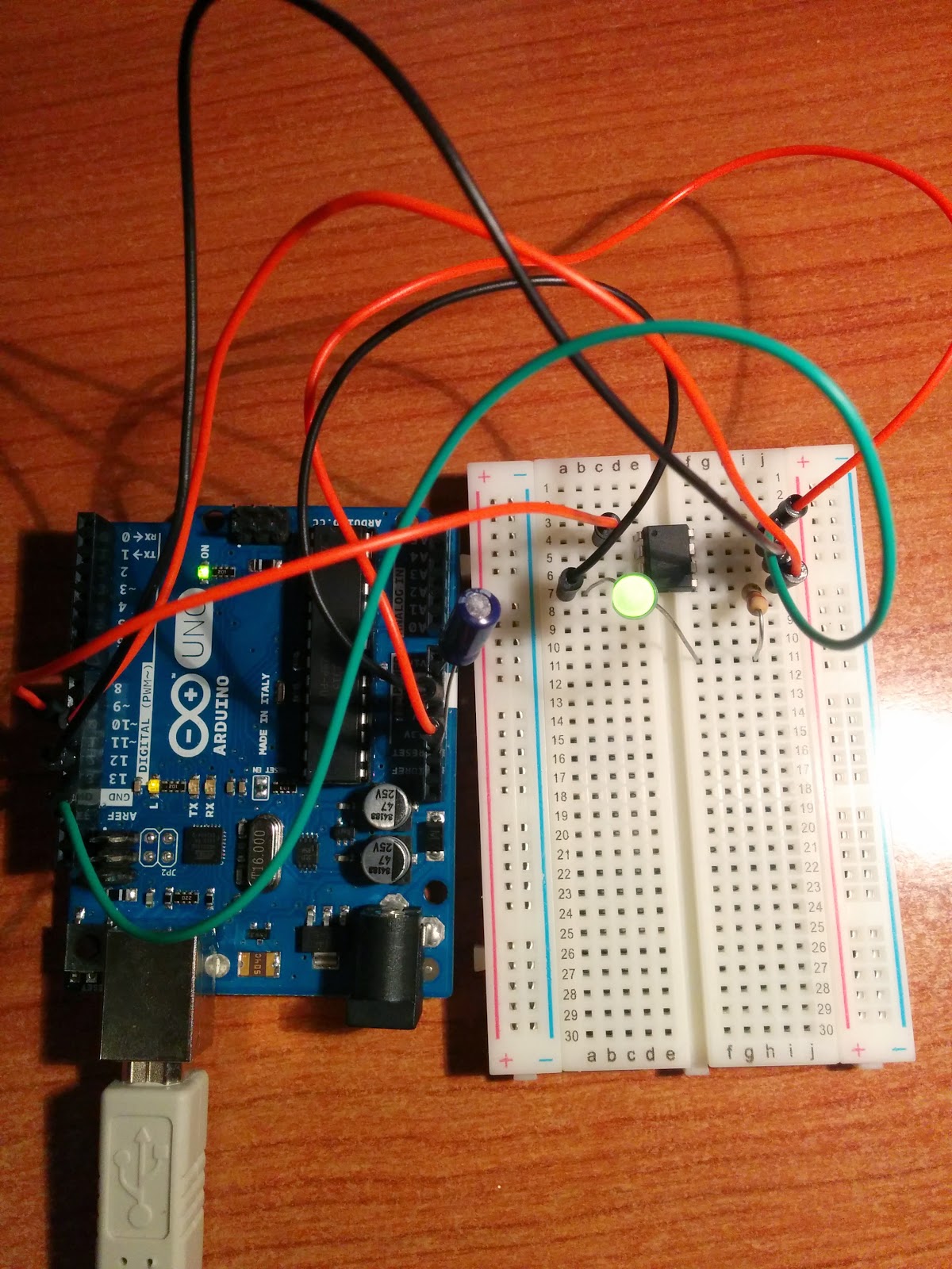 Programmare un Attiny85 con Arduino | danielealberti.it Programmare un Attiny85 con Arduino | danielealberti.it