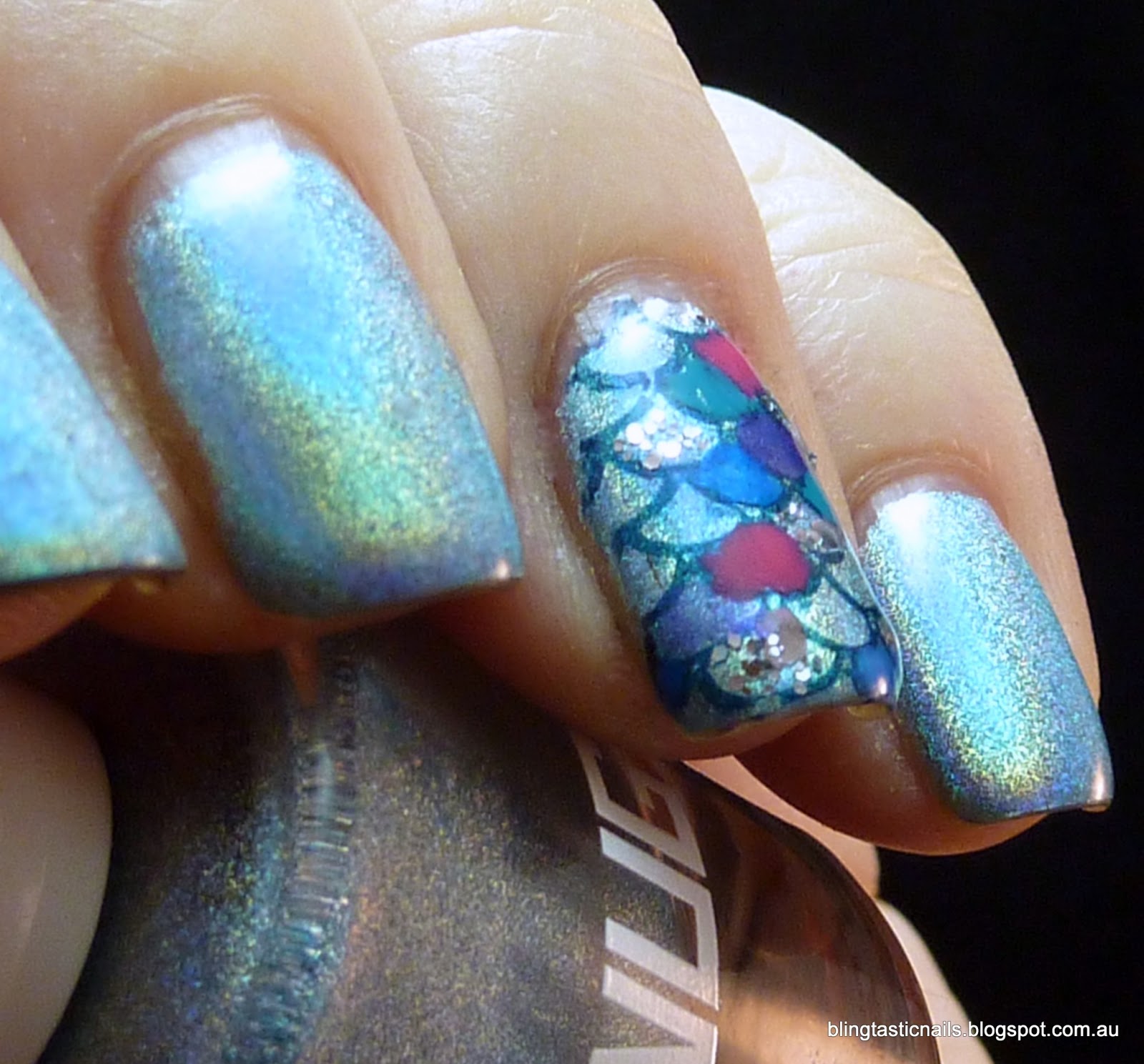Jas's Blingtastic Nails: Aussie Nails Monday - Rainbow Fish