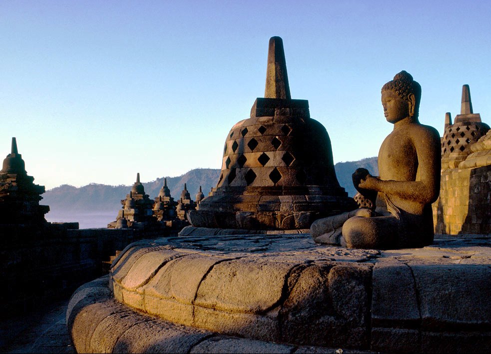 Candi Borobudur - Candi Budha terbesar di dunia | Wisata Candi