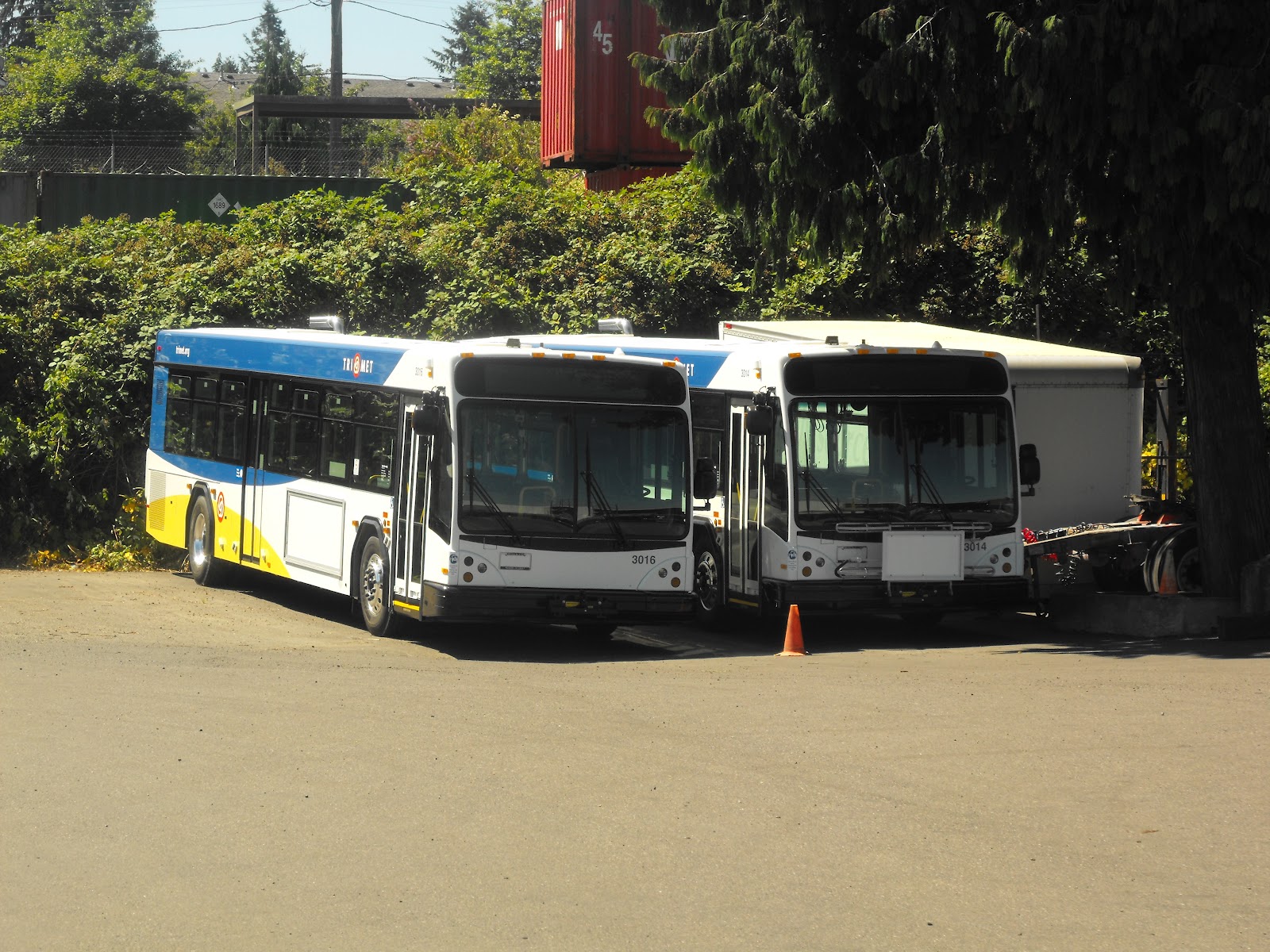 RANTINGS OF A FORMER TRIMET BUS DRIVER: TriMet's new 3000 series buses ...