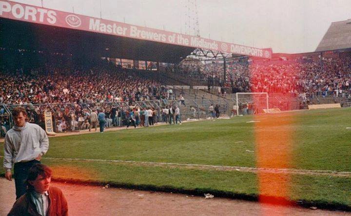 Football Hooligan Pictures: TWENTY PICTURES: Birmingham v Leeds riot 11 ...