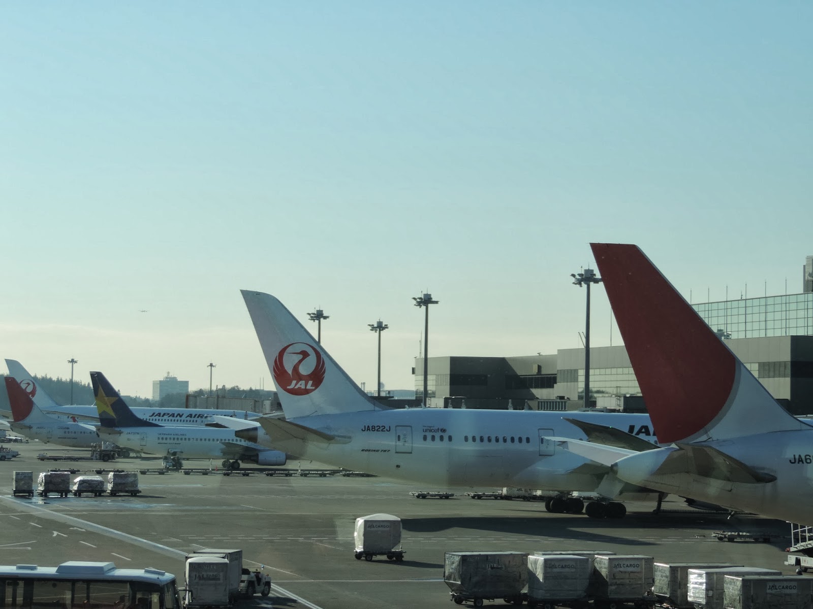 許自己一個飛行的夢: [中華航空] 31 JAN 2014 CI 2106 台北TPE-東京成田NRT 26F