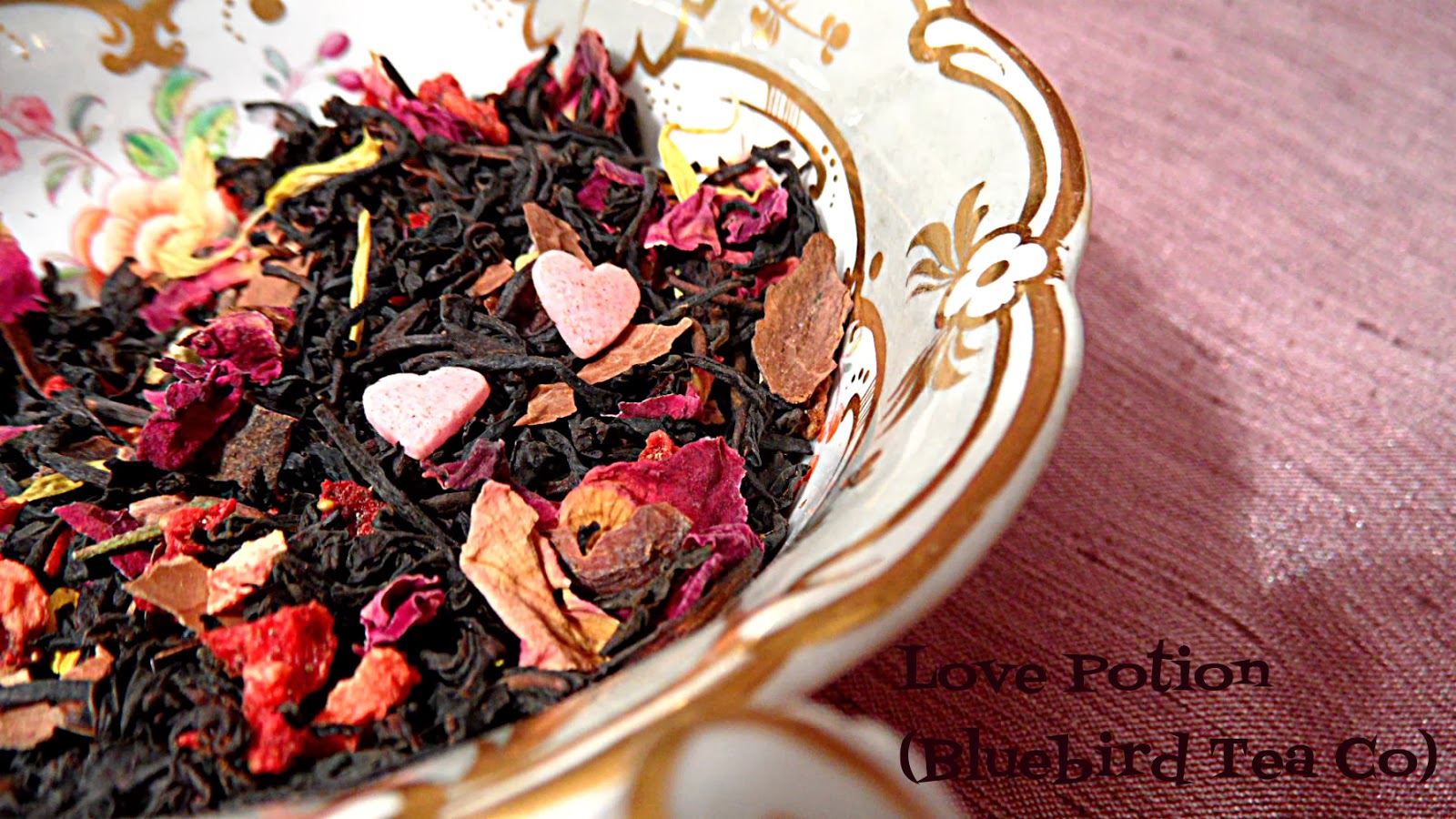 Chez Maximka: Say it with roses... in a tea cup