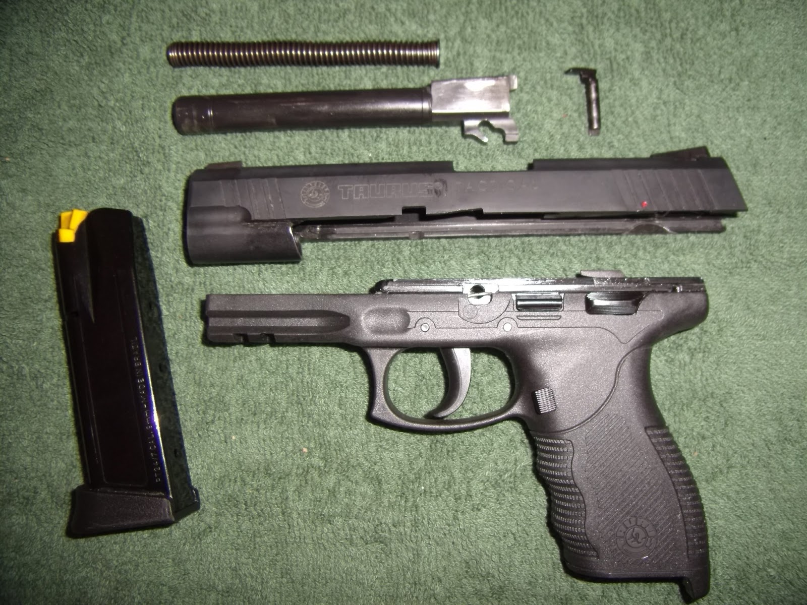 THE DAYWALKERSDAD: Beretta 92FS vs Taurus 24/7 OSS