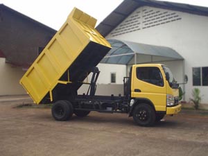 Go Clean Indonesia: Truk Sampah (Dump Truck)