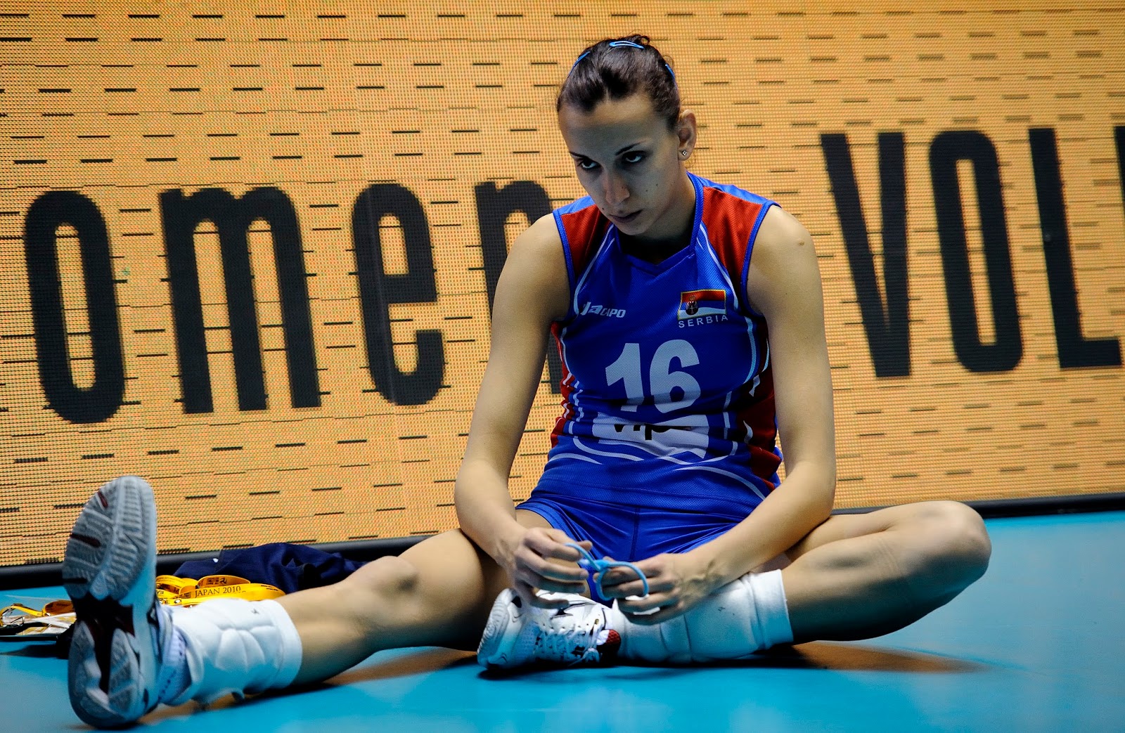 Milena Rasic sofre lesão e luta para se recuperar a tempo de jogar o ...
