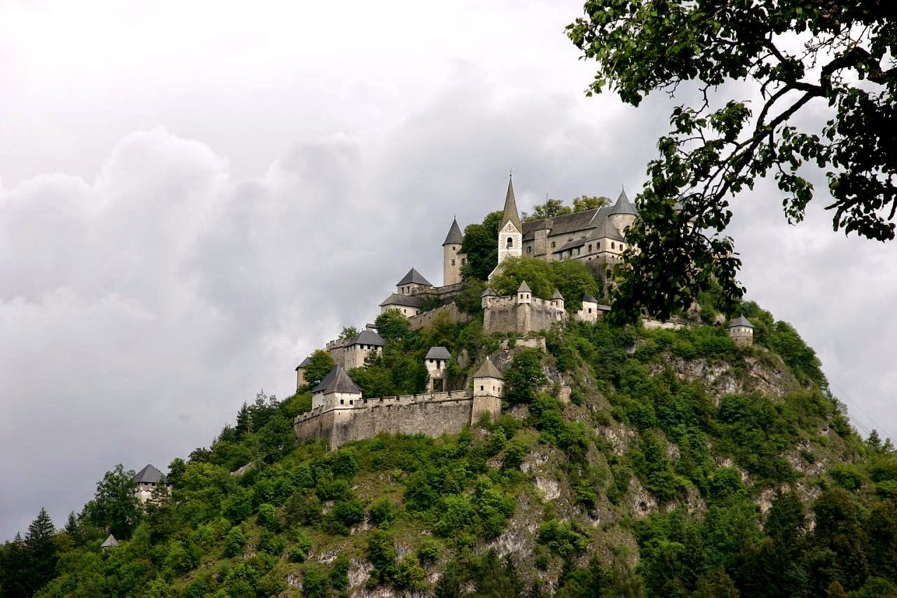 Blok888: Top 10 Most Beautiful Castles With Breathtaking Scenery