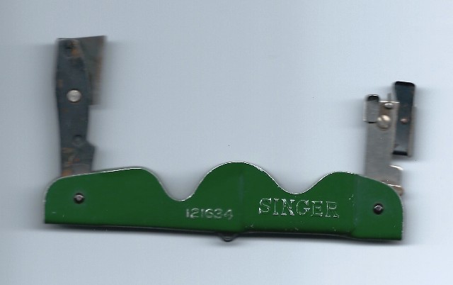 Vintage Sewing Machines: Singer FashionMate 252