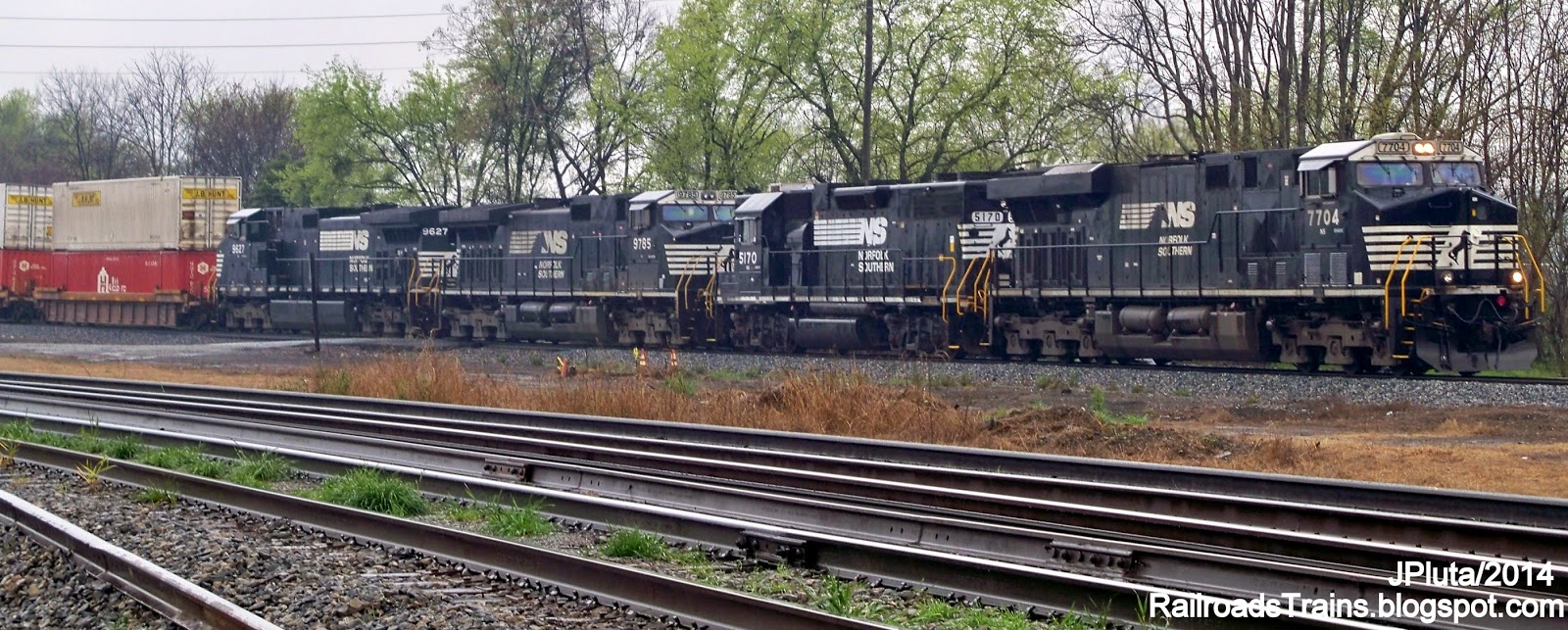 RAILROAD Freight Train Locomotive Engine EMD GE Boxcar BNSF,CSX,FEC,Norfolk Southern,UP,CN,CP ...