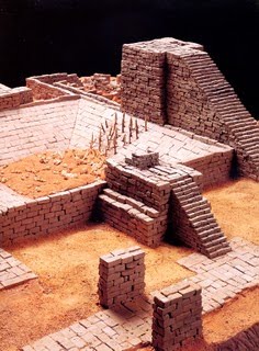 Maine Architecture: Charles Simonds' Bodies and Bricks