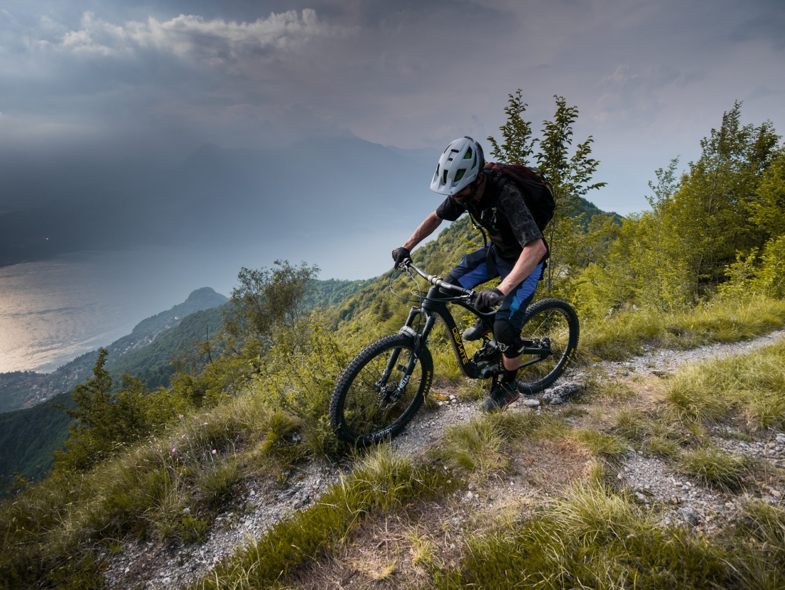 Deviate Cycles launched the New Guide Full Suspension Gearbox MTB ...