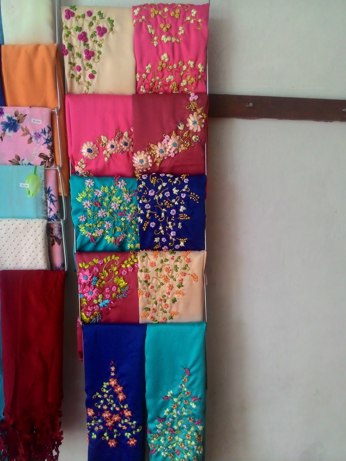 Galeri Cinde Mate: Pashmina Sulam Pita