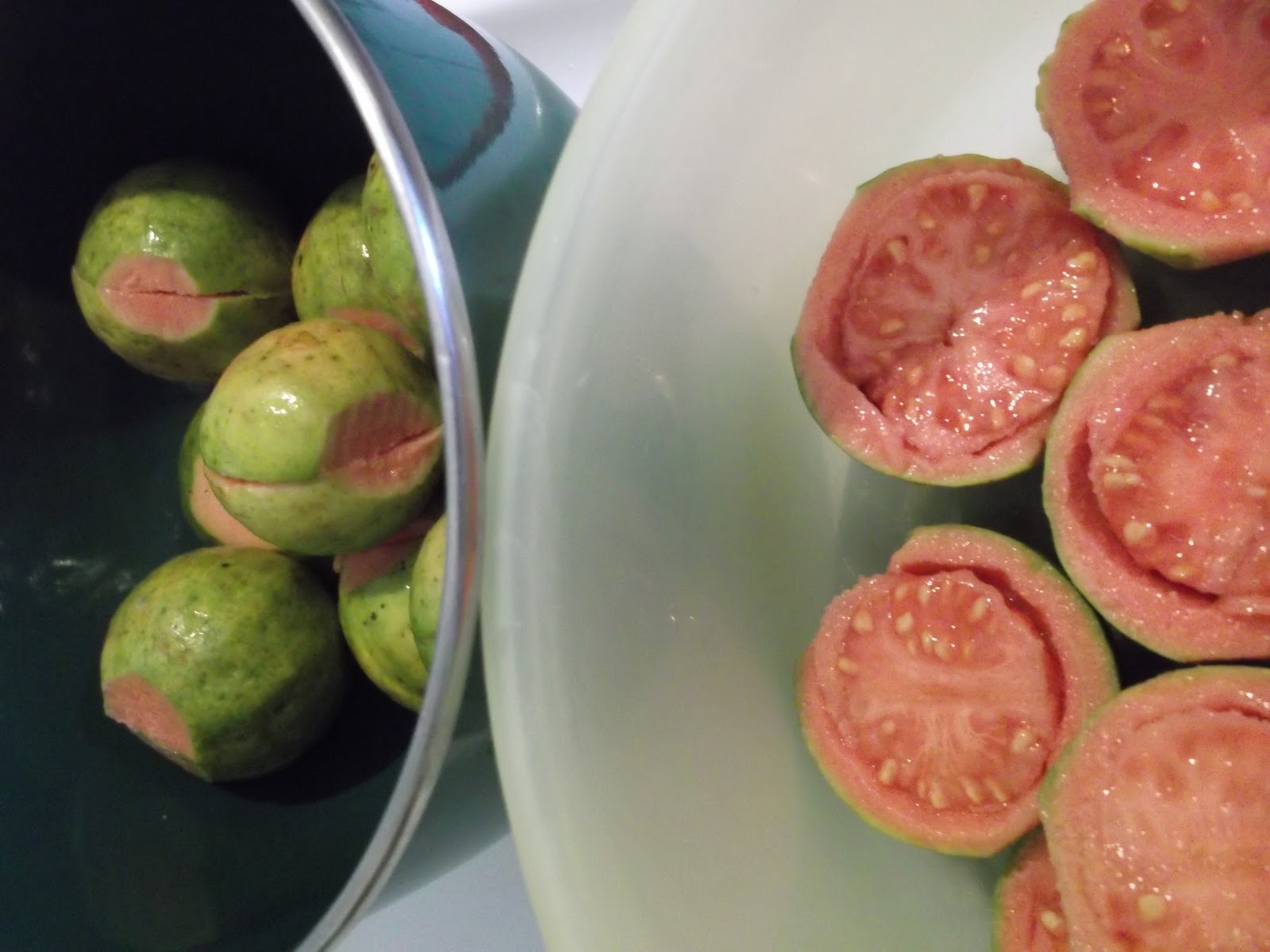 DESSERTS AROUND THE GLOBE: Guava Shells filled with Dulce de Leche ...