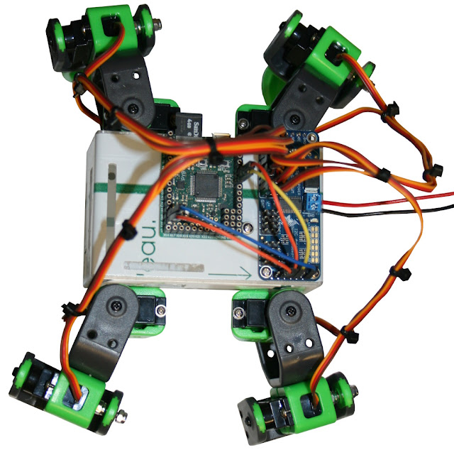 Doggy - un robot 4 pattes, 8 servos pour Arduino, MicroPython et ...
