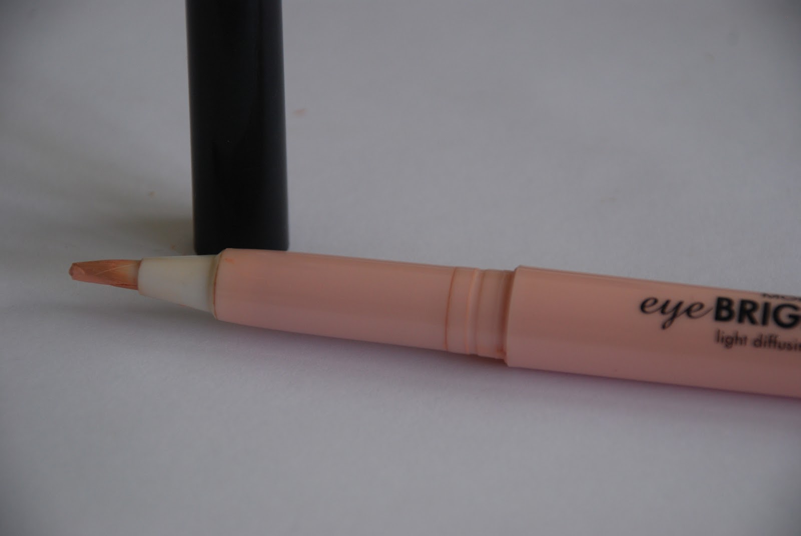 MissTango2: Models Prefer: Eye Brightener