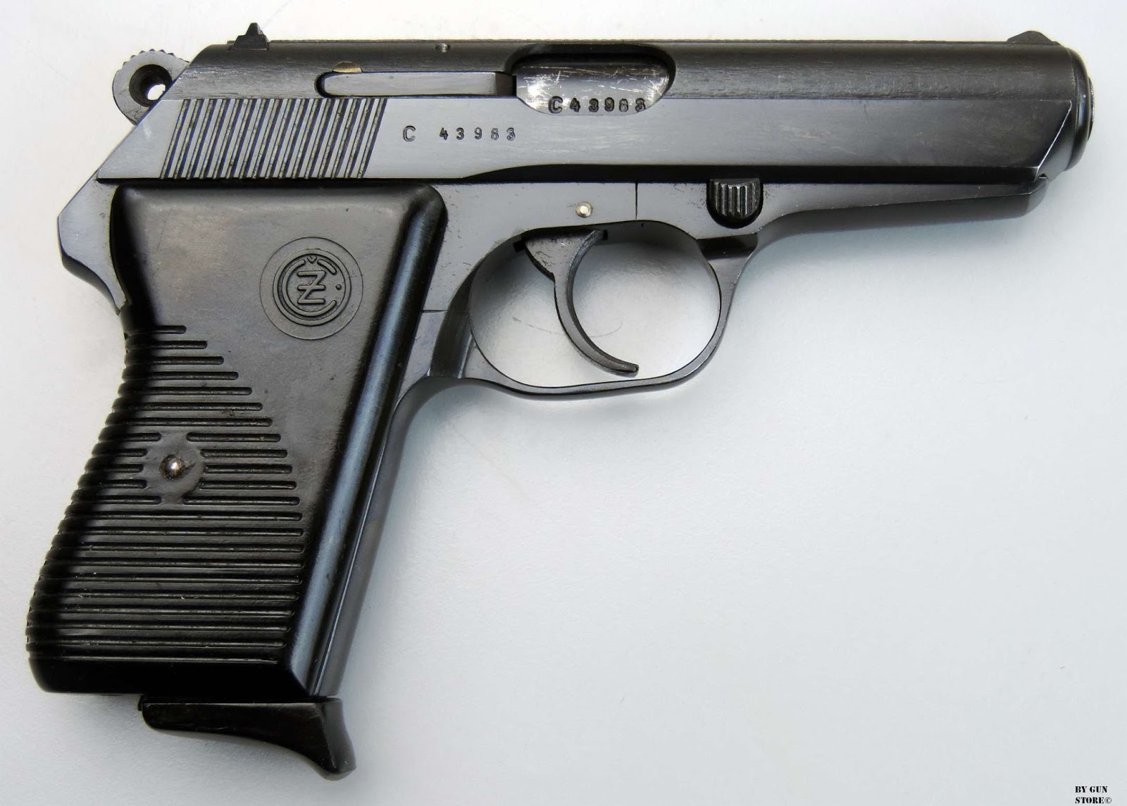 Armi usate web portal: Pistola CZ mod. 50 cal. 7,65 mm