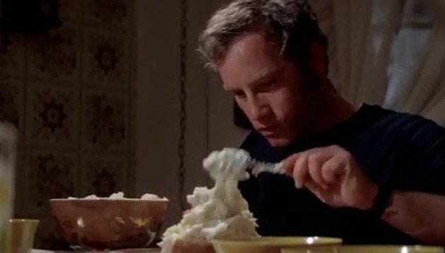 The Billionth Monkey: Page 84: Mashed-potato sculptures: ¿Que demonios?