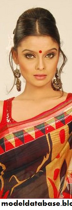 Bangladeshi model Ria Chowdhury pics:1