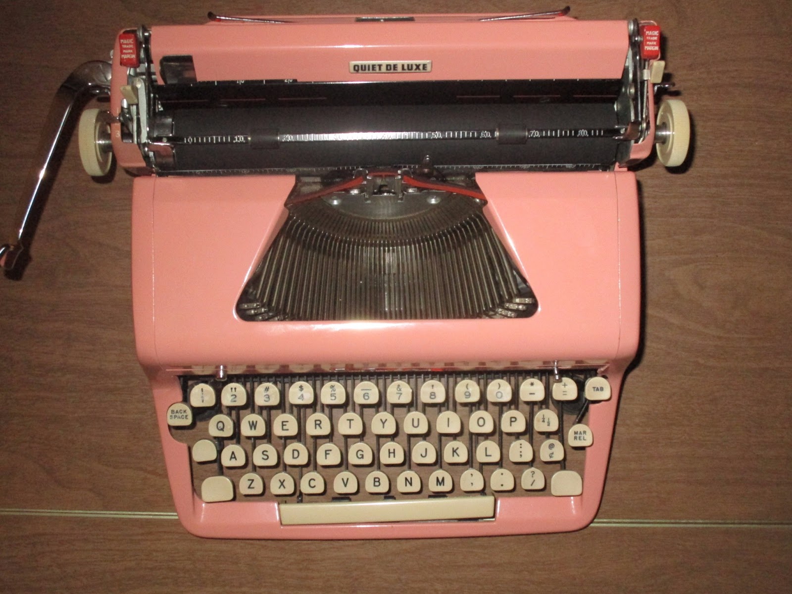Royal Typewriters: 1957 Royal Quiet Deluxe--in Pink!!