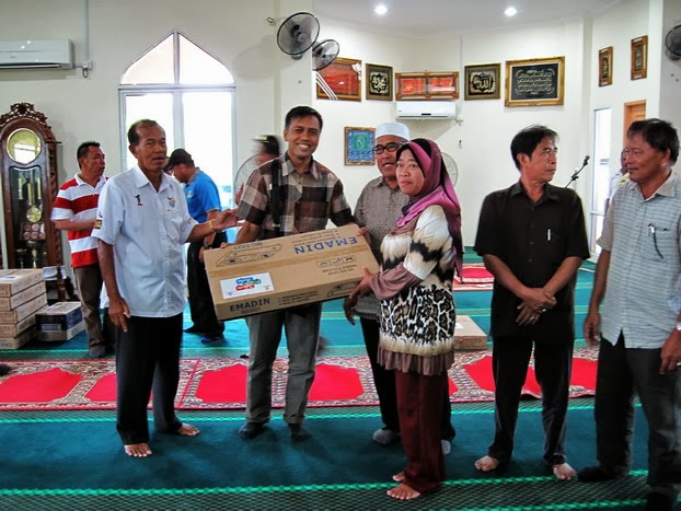 Simon Leong @ Brunei Darussalam: Humanitarian Aid to Kg Awat-Awat ...