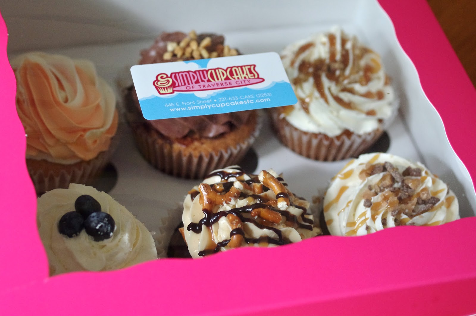 The Cupcake Suite: Bakery Review: Simply Cupcakes