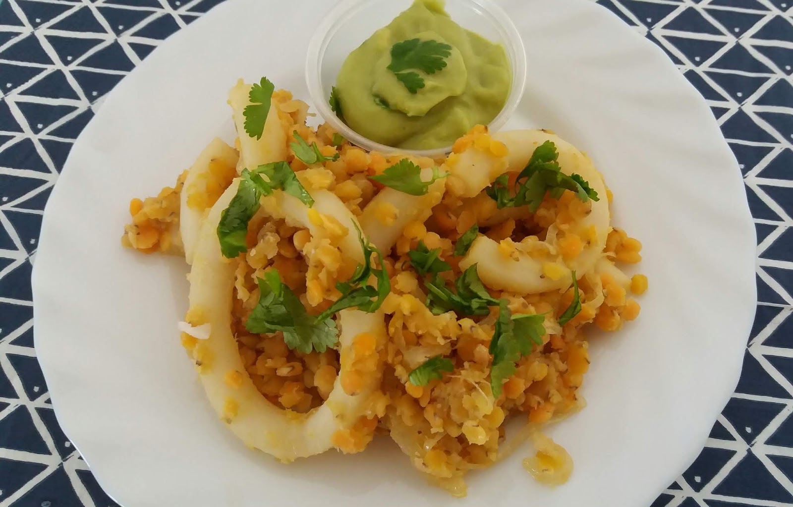 Açúcar & Sal: Lentilhas com Argolas de Pota Frita e "Maionese" de Abacate