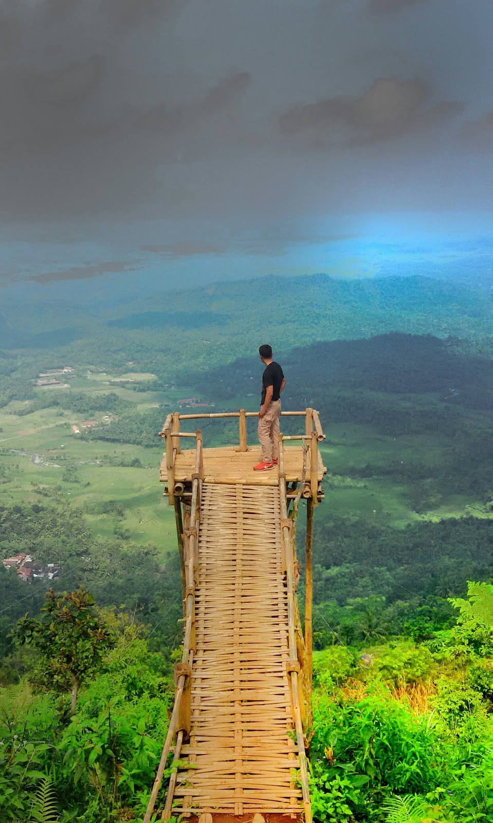 Bukti Sindaren / Jembatan Selfie Purbalingga: Jembatan Selfie - Bukit ...