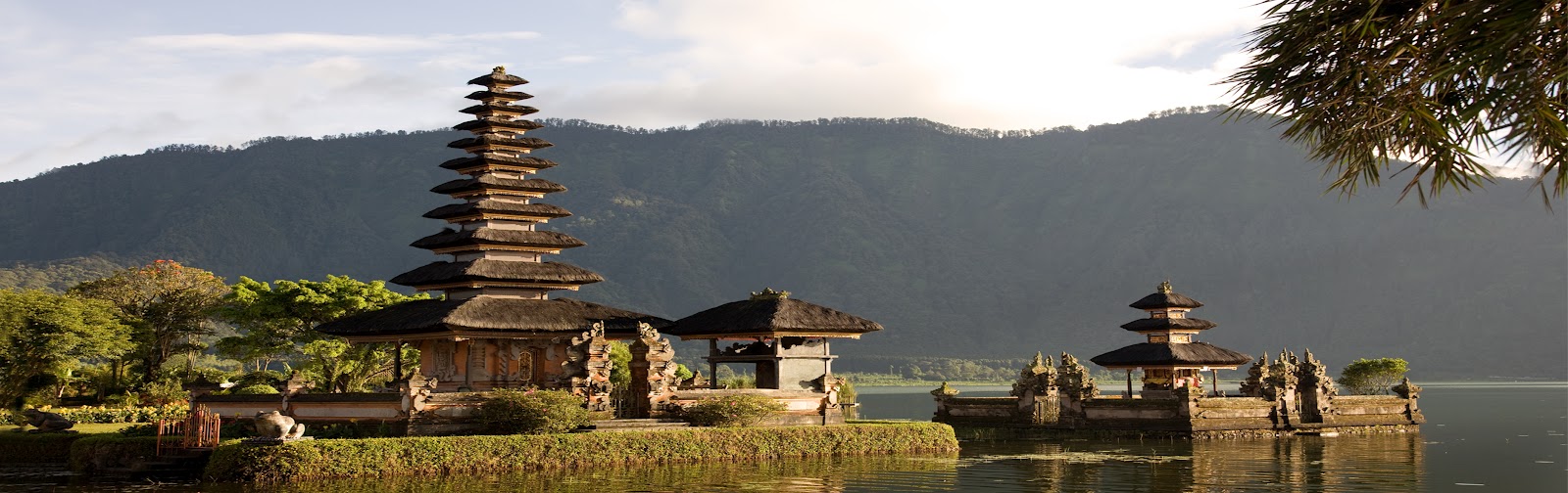 Bali With Soma Tour: Celuk Village.