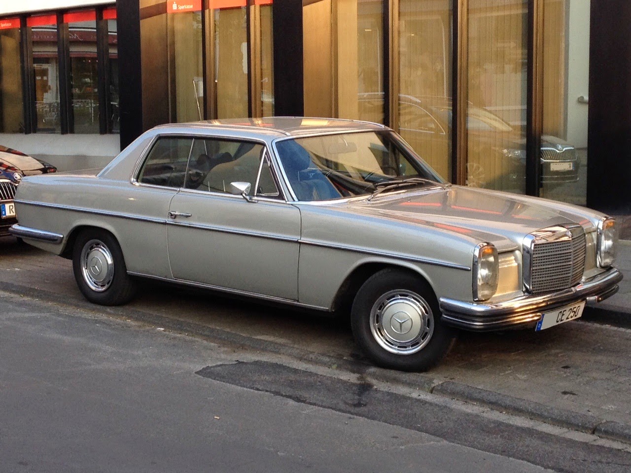 Rheinland-Cruiser: Sichtung Mercedes 250 CE /8