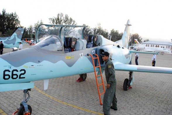 Lima Noticias: Bolivia comprará aviones de combate K-8, radares y ...