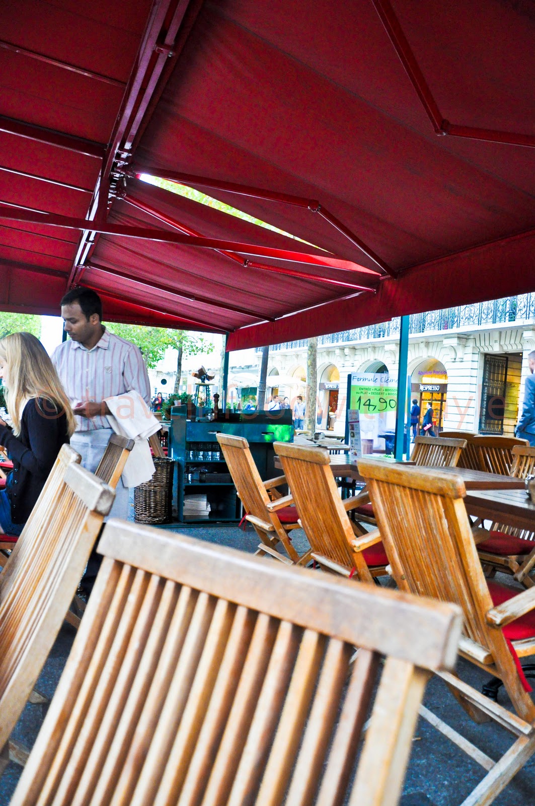 Food, Travel & Photography with Gayle: Chez Clément, Champs Élysée, Paris