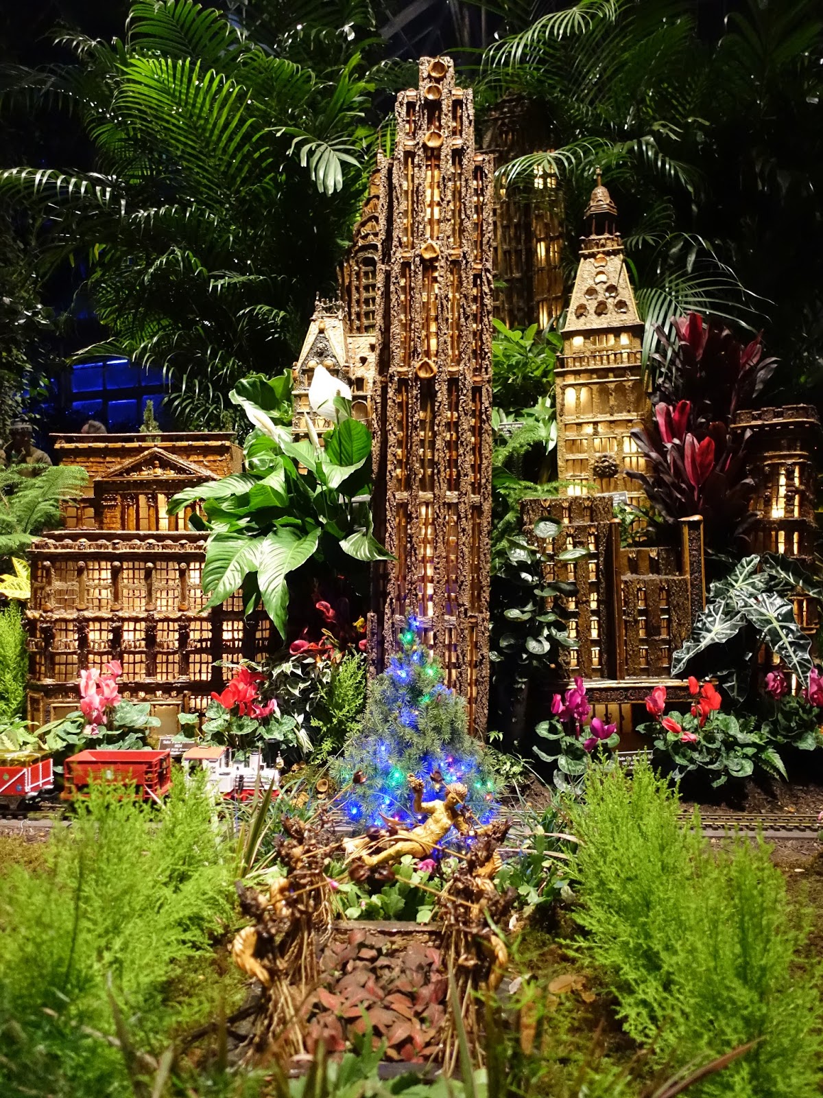 J-TWO-O: 2016 NYBG Holiday Train Show