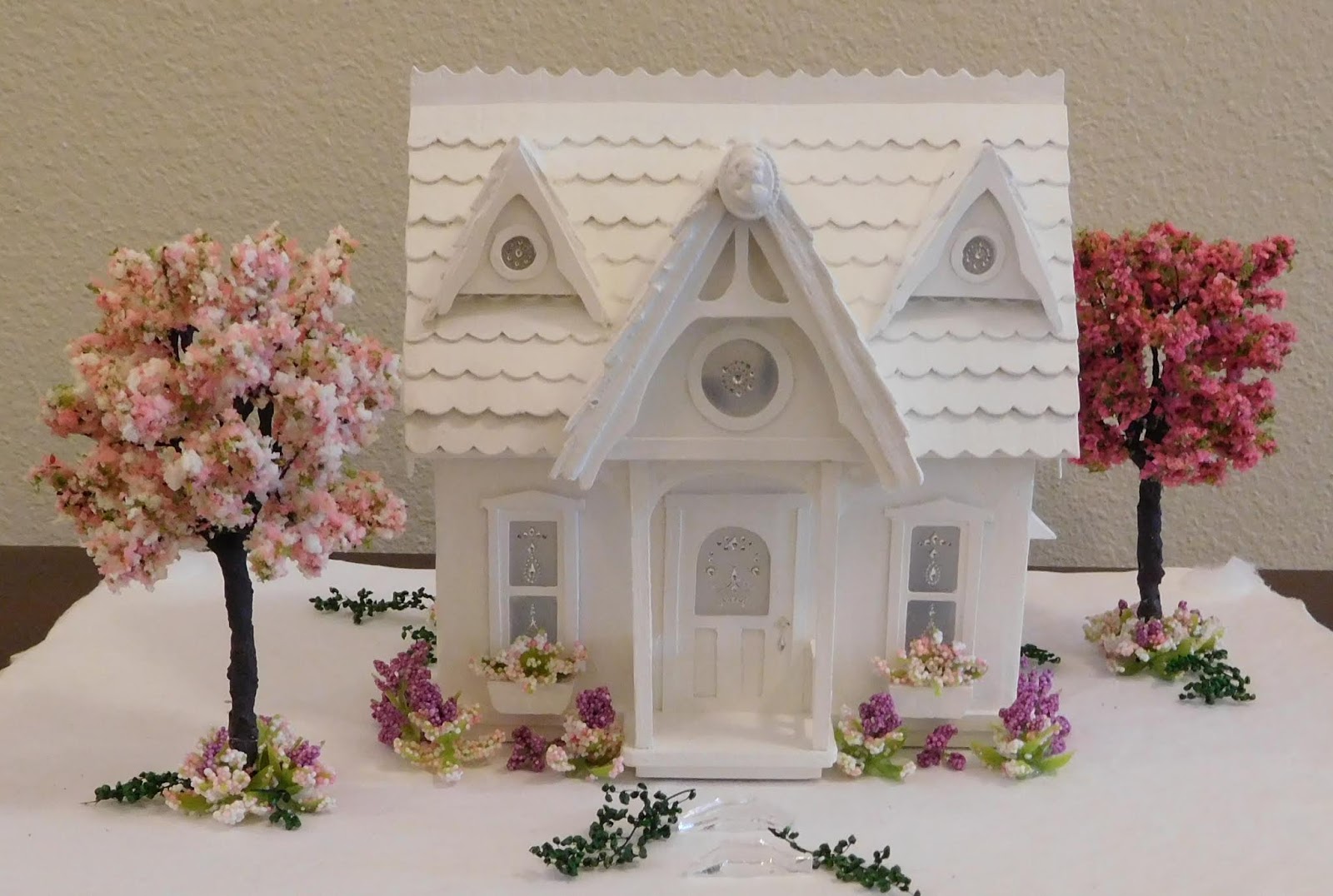 More Minis Dollhouses: Quarter Scale Dollhouse Projects