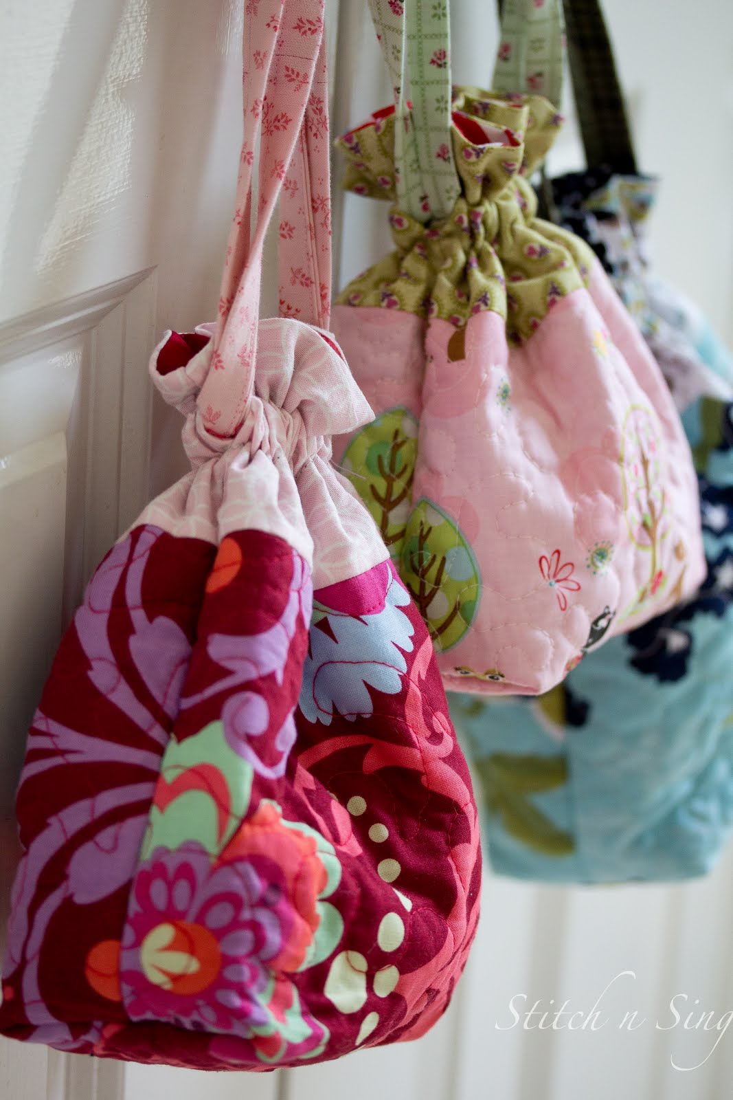 Stitch n Sing: Quilted Drawstring Bags