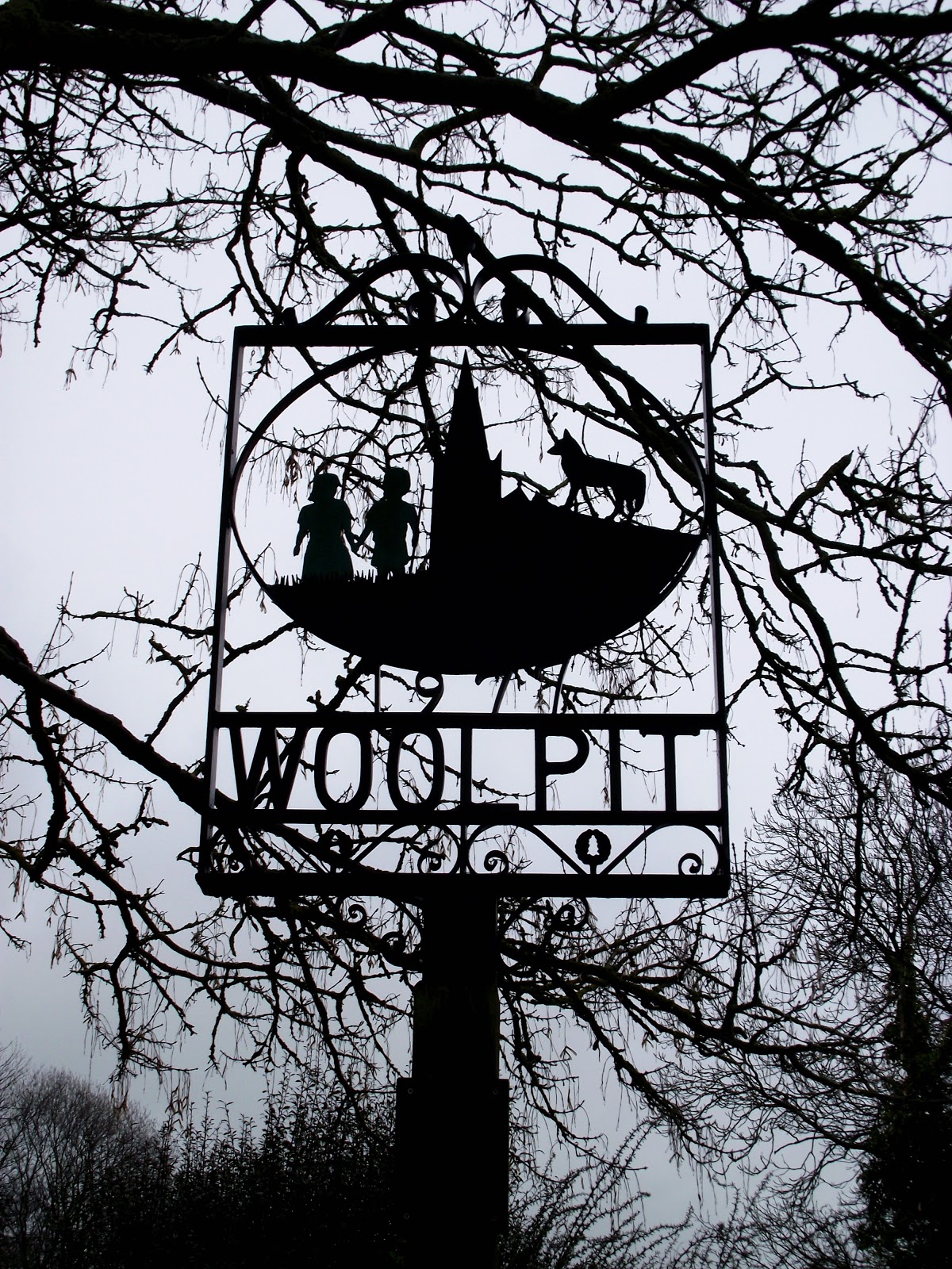 Montys England: Woolpit: Of Wolves, Green Children & Green Men.