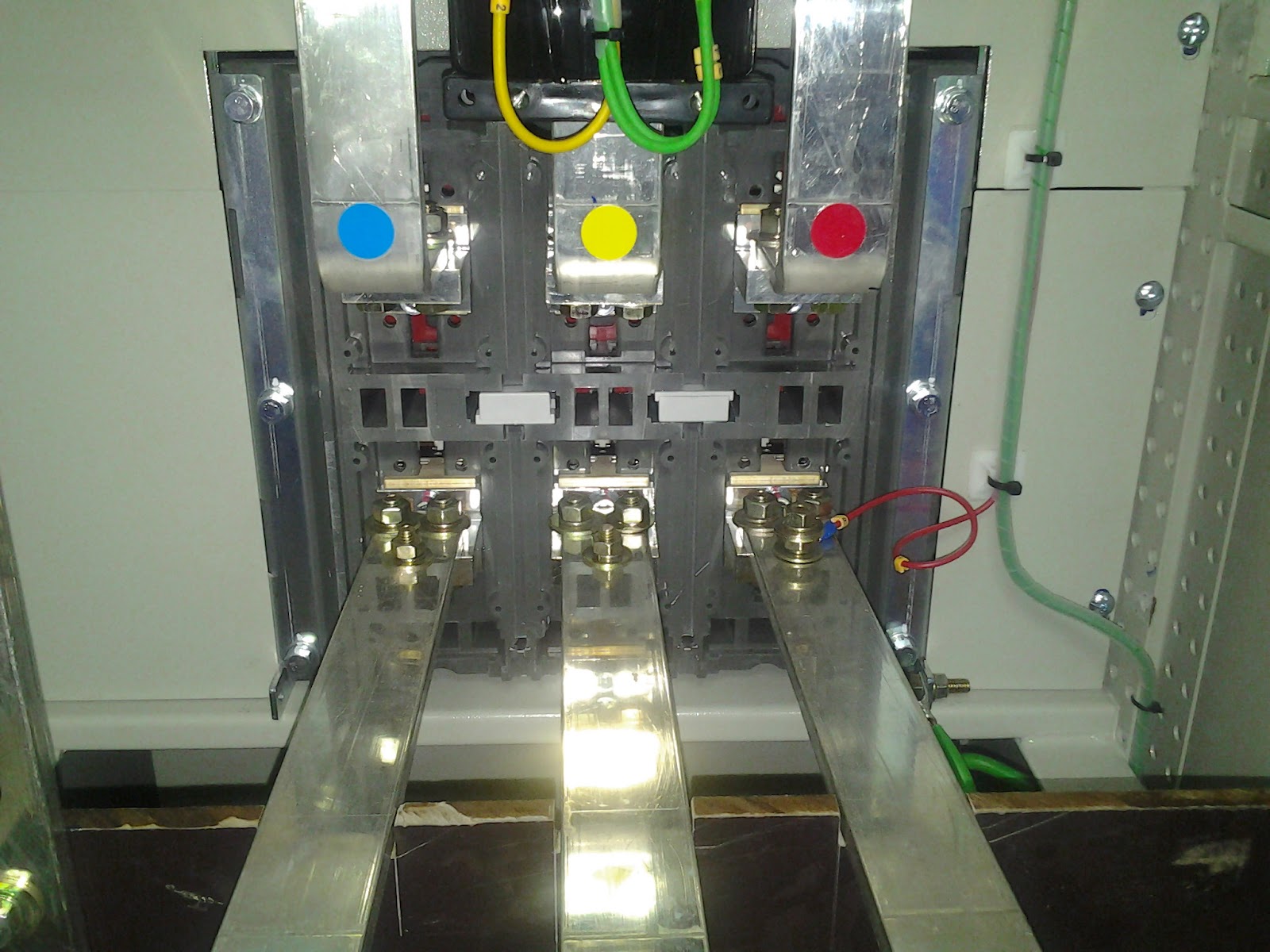 ELEKTRIK DUNIAKU: PAPAN SUIS UTAMA (SIRI 1)