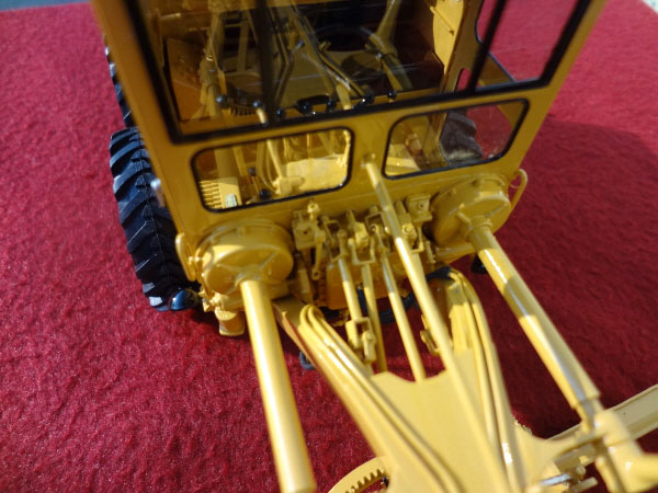 Cat No.12 Grader Photos - Classic Construction Models