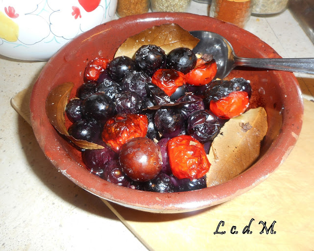 La cucina di Molly: OLIVE NERE FRESCHE AL FORNO