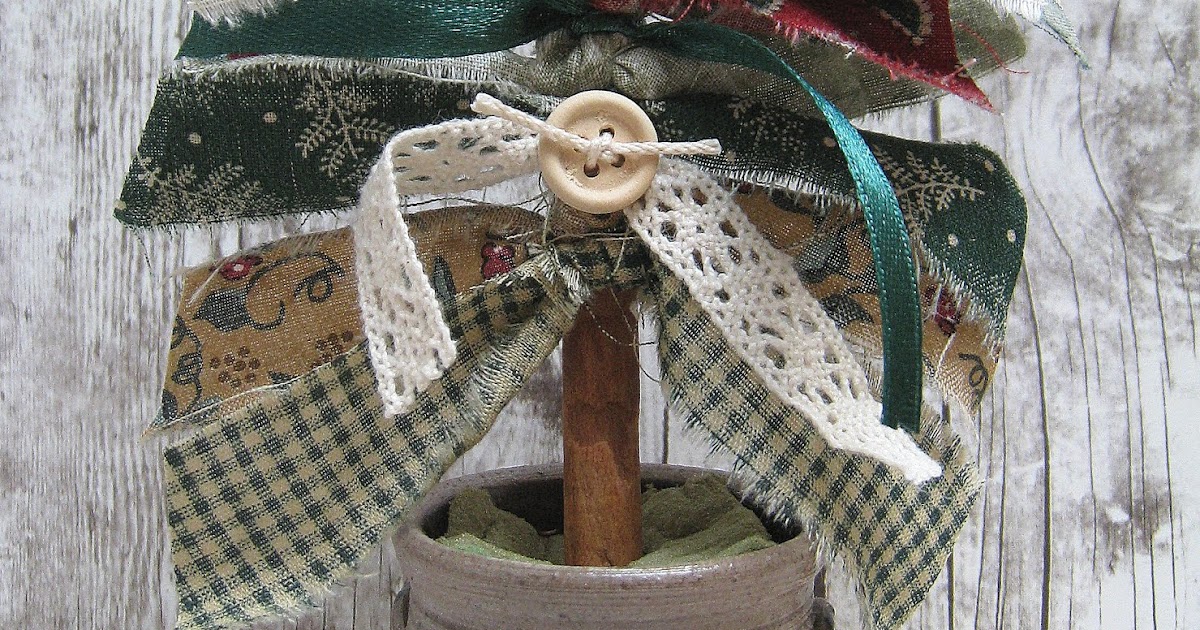 Sending Hugs: A Fabric Strip Christmas Tree