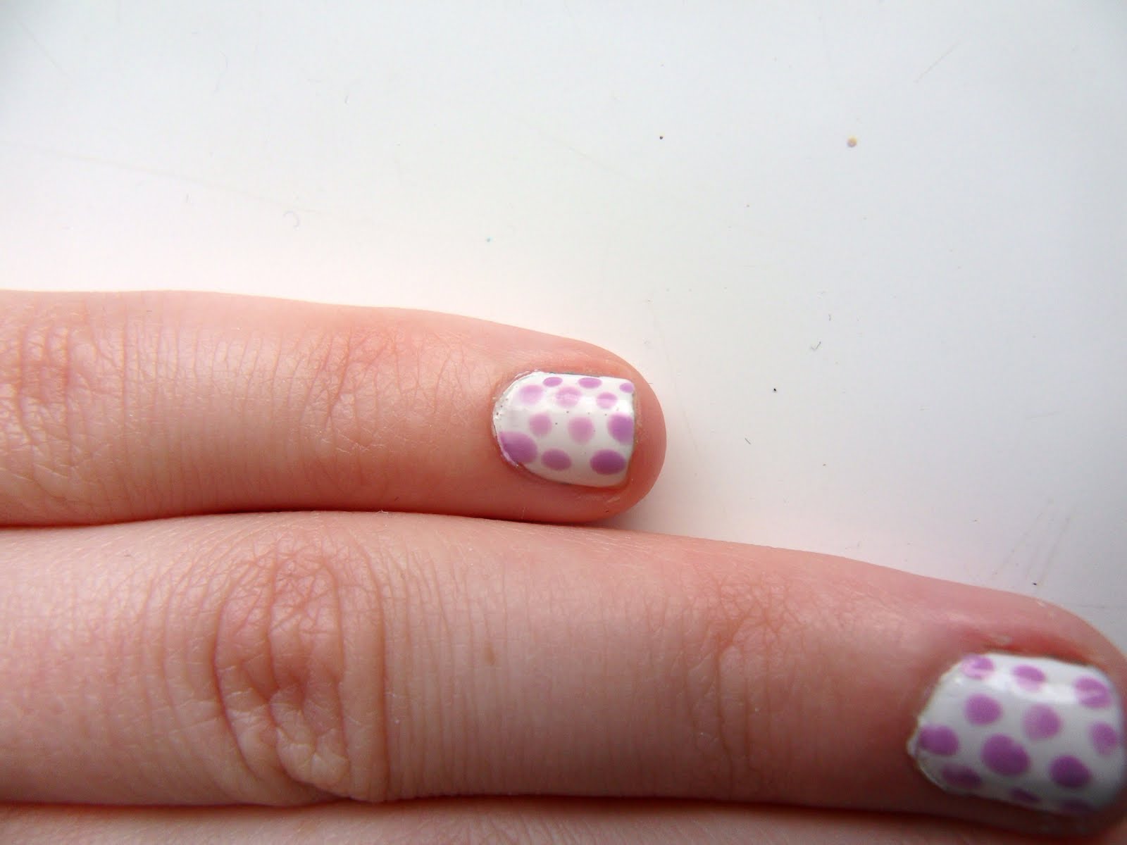 Charlie's Wonderland: My Spotty Nails!
