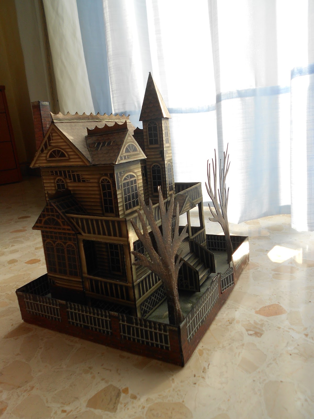 LAS MAQUETAS DE MAMARRO - PAPER MODEL: CASA ENCANTADA/HAUNTED HOUSE