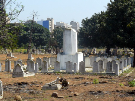 Cemitérios antigos de LM, actual Maputo - o SF Xavier cristão e o farsi